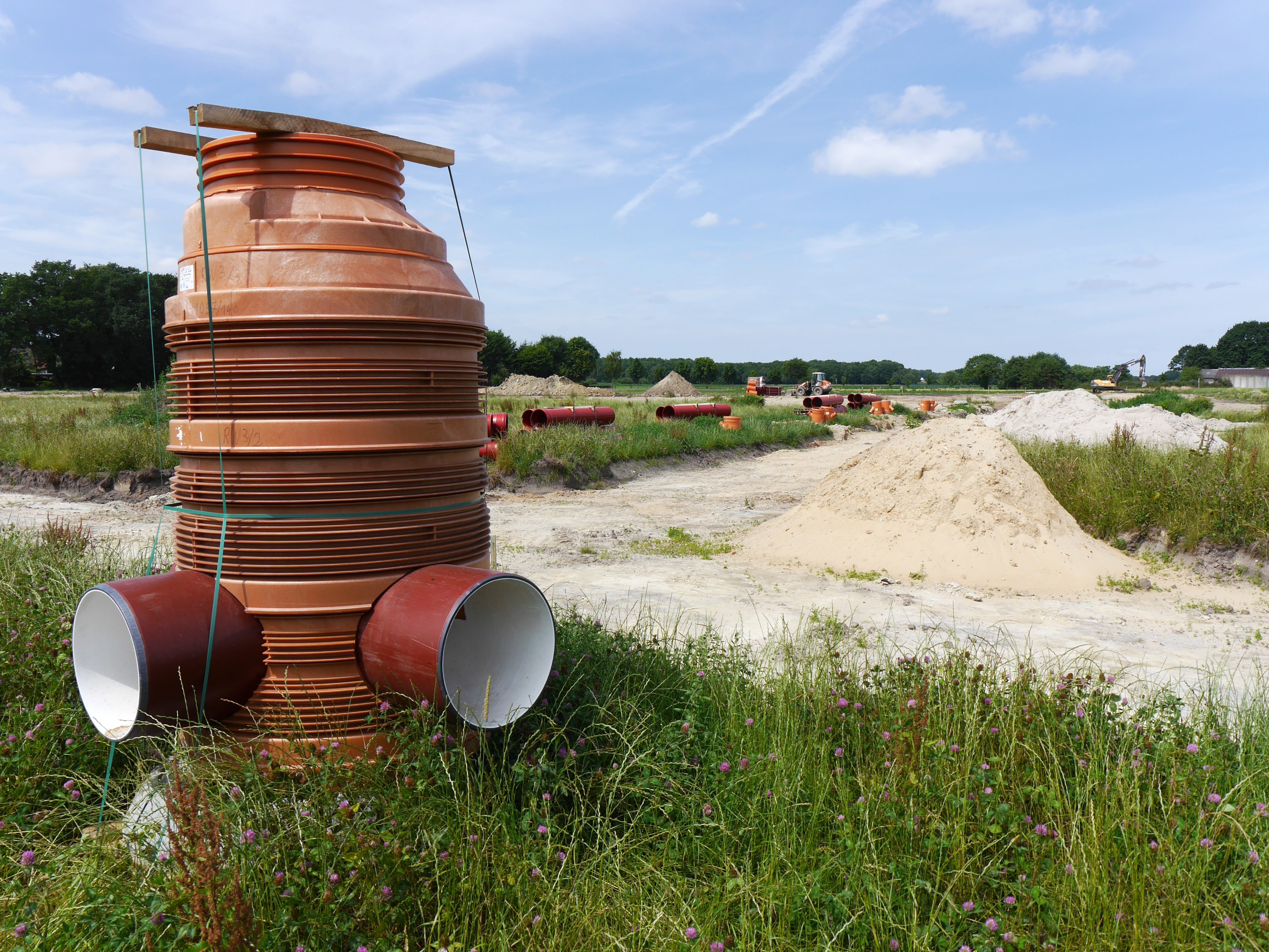 Customizeable Manholes & Chambers | Pipelife