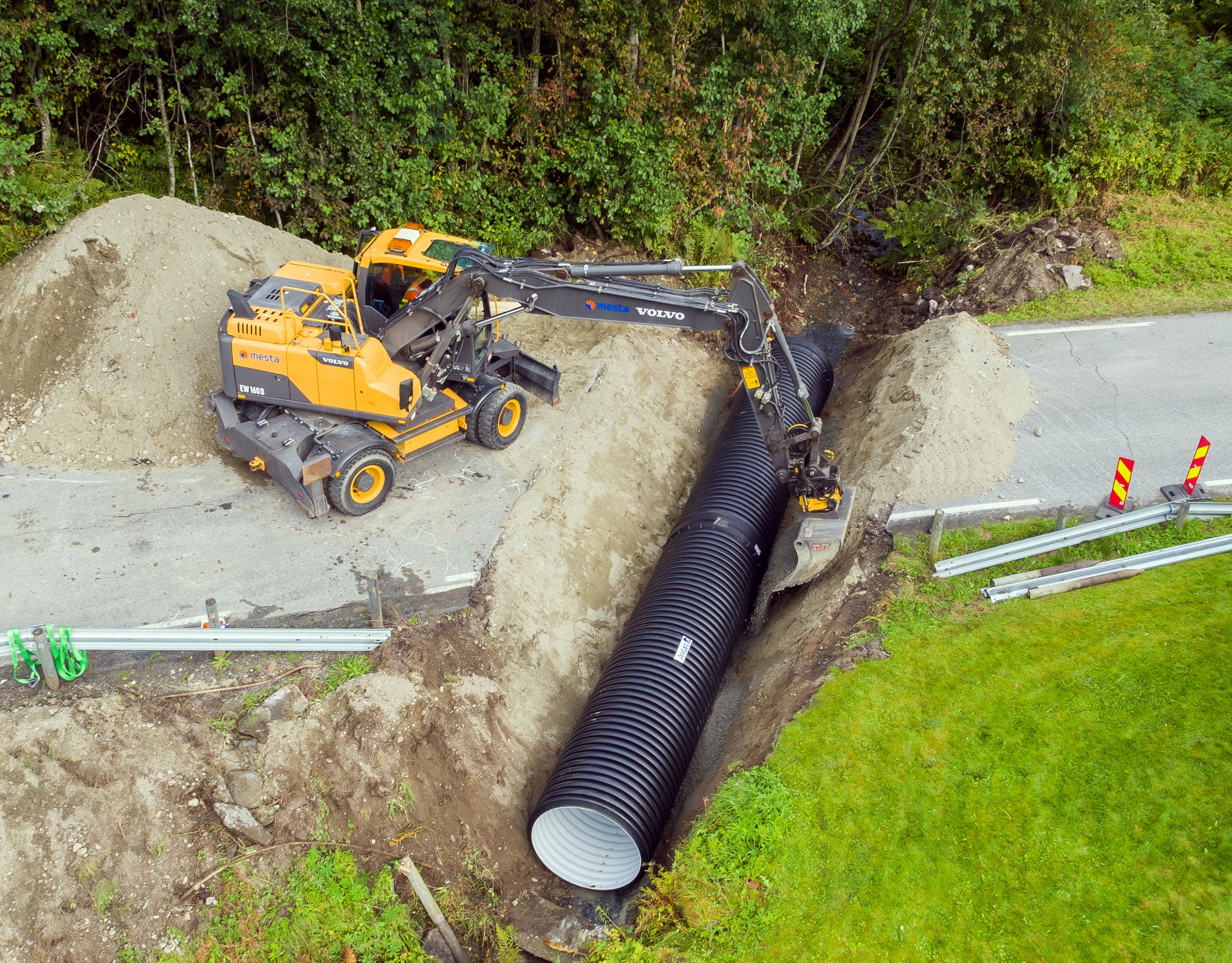 Sturdy Drainage Pipe Systems for Road & Rail | Pipelife